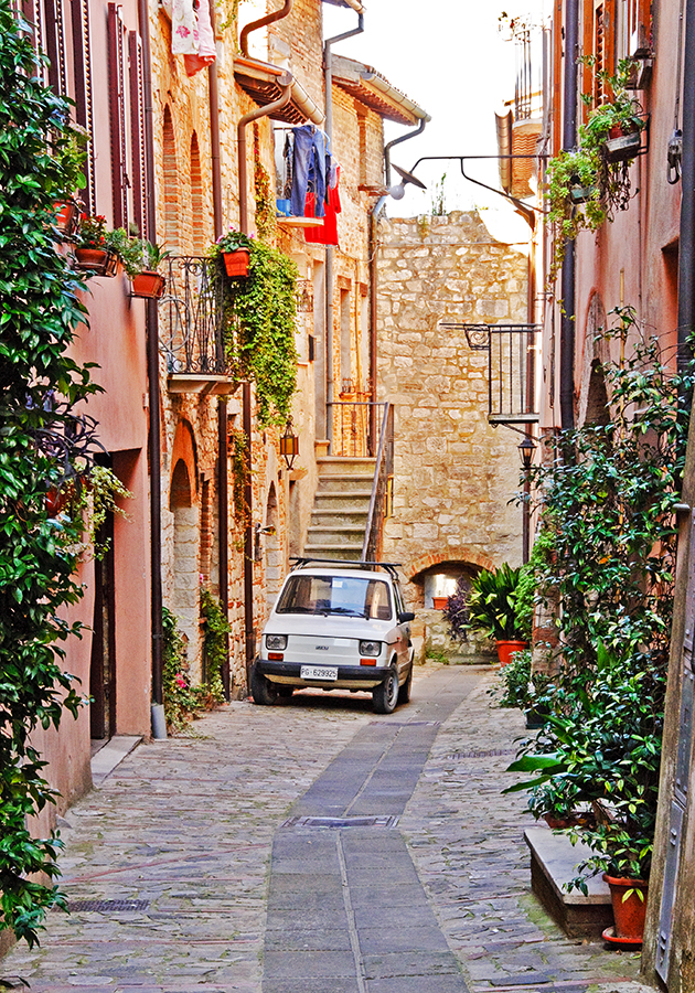 Alleyway in Todi, Italy • Wander Your Way