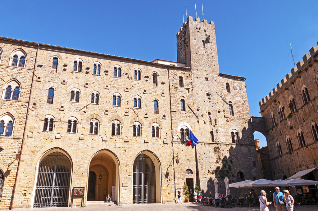 7 Amazing Things To Do in the Tuscan Hill Town of Volterra Italy ...