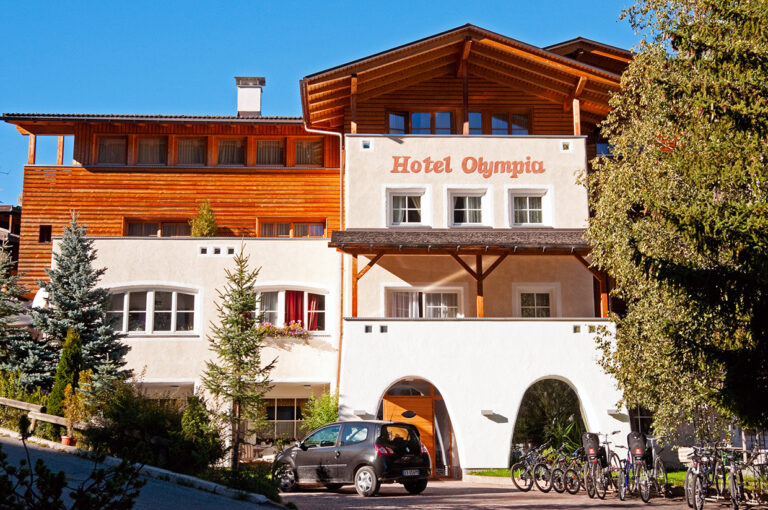 9 Great Tips For Attending an Event While Traveling In Europe • Wander ...