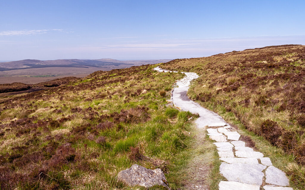 6 Excellent Tips for Hiking the Stunning Diamond Hill in Ireland ...