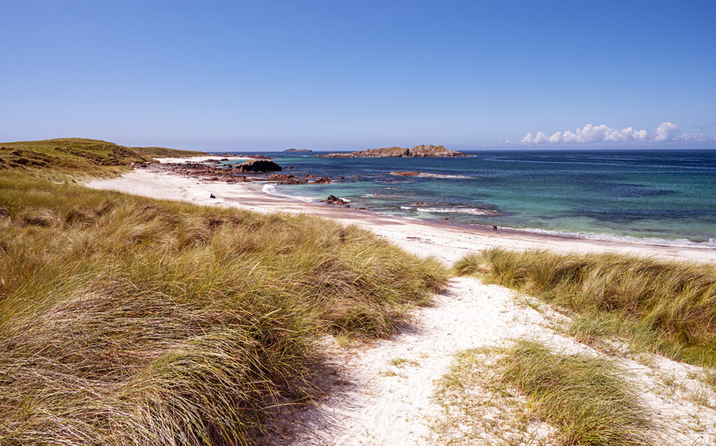 Why You Need to Visit the Amazing Isle of Iona Scotland • Wander Your Way