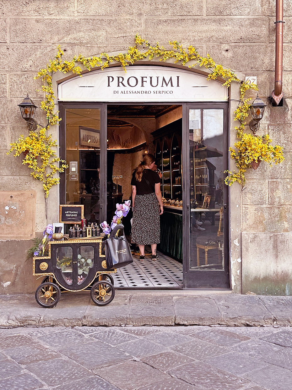 Why the Wonderful Oltrarno Is the Best Neighborhood in Florence ...